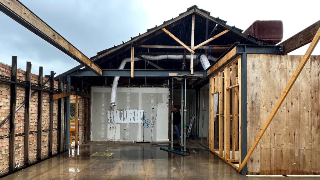 Melbourne builder Avra Group collapses into liquidation, customer’s ...